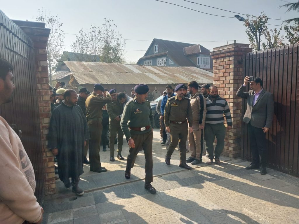 DGP Nalin Prabhat, RS Member Chaudhary Ramzan, Others Visit Bereaved ...